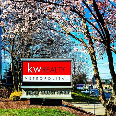 Danielle Bissonnette Realtorassoc Broker Keller Williams Metro Bedford Nh