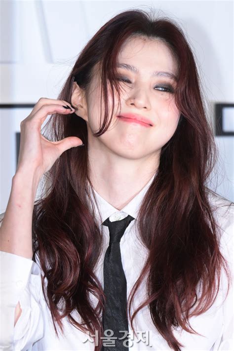 한소희 모두를 홀리는 윙크 [se★포토] 서울경제