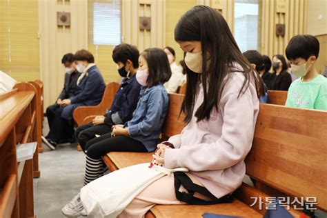 우크라이나와 전 세계에 평화를 ” 100만 어린이의 묵주기도