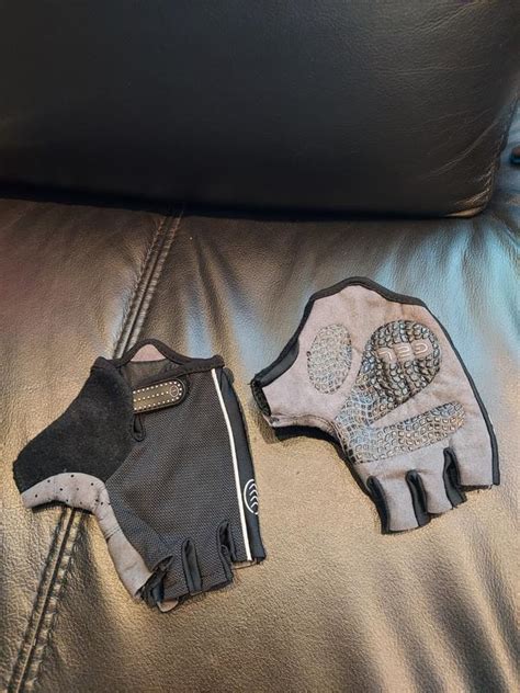 Беспалые спорт фитнес трекинг вело мото варежки Crane — цена 275 грн в каталоге Футболки