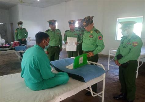 တနိုင်းမြို့ရှိ နယ်မြေခံတပ်မတော်ဆေးရုံ၌ တက်ရောက်ဆေးကုသမှု ခံယူနေသူများအား သွားရောက် ကြည့်ရ