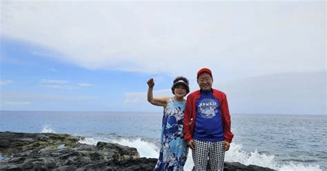 파란 옷 입고 빨간 모자 쓴 홍준표 홀가분하게 돌아갈 것