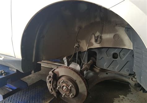 주행중 비포장도로에서 달그닥턱턱 하는 소음 발생으로 쇼바마운트 교환쇼크업소버 탈부착 방법 네이버 블로그