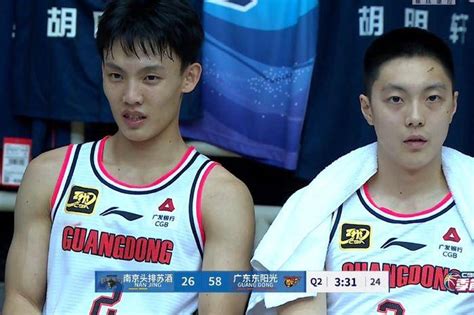 28分19助，联盟第三！cba最励志的矮个球星，徐杰你才是宏远真核胡明轩比赛广东