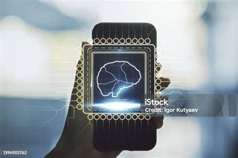 창조적 인 인간의 뇌 마이크로 회로의 이중 노출및 배경에 휴대 전화와 손 미래 기술과 Ai 개념 공부에 대한 스톡 사진 및 기타 이미지 Istock
