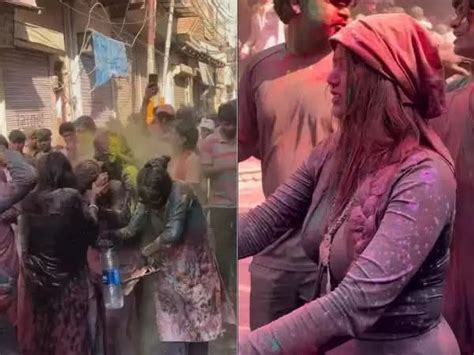 বন্ধন।। দোলে আগেও রঙ মাখানো হত। এখন হচ্ছে ক্যামেরার সামনে। নাইটি পরা মহিলাকে ক্যামেরার সামনে