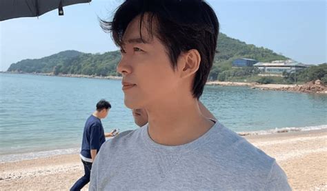 恭喜！7年爱情长跑结束，又一对韩星步入婚姻殿堂！南叔和金宇彬柳俊烈