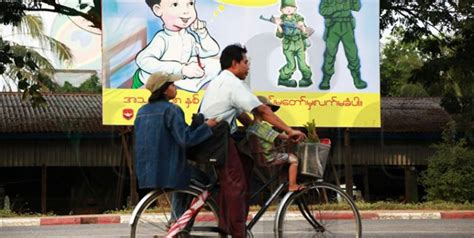 အသက်မပြည့်သေးသူများအား စစ်သားအဖြစ် စုဆောင်းမှုအတွက် အရာရှိအပါအဝင် စစ်သည်တပ်သား ၃၈၂ ဦးကို အပြစ