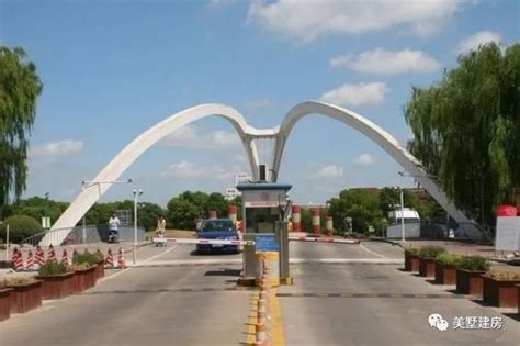 【2018中国十大最丑建筑，丑出新高度，哪一个是你家的 之前给大家看过一篇奇葩建筑集合】傻大方