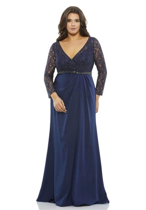 Новогодняя коллекция платьев для полных модниц американского бренда Mac ...