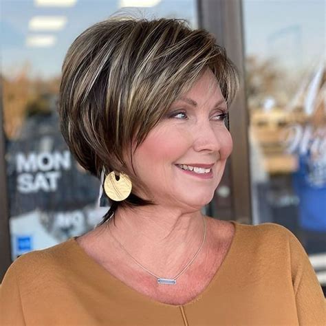 25 Chic Short Layered Bob With Bangs For An Eye Catching Crop Hair Cut
