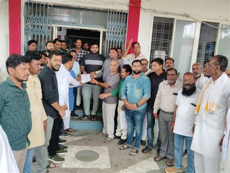 Farmers Submitted A Memorandum To The Sdm Office And Warned Of A Sit In