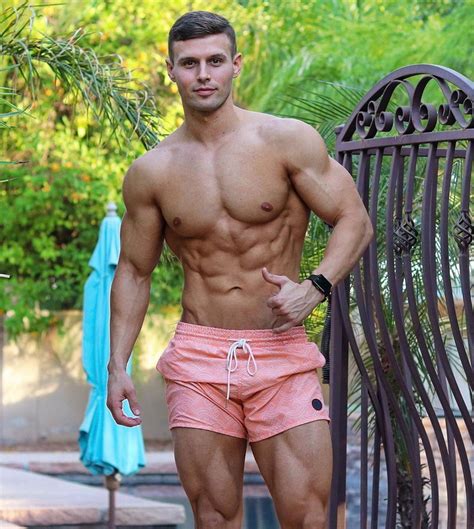 Model Dan Rockwell Matthews Island