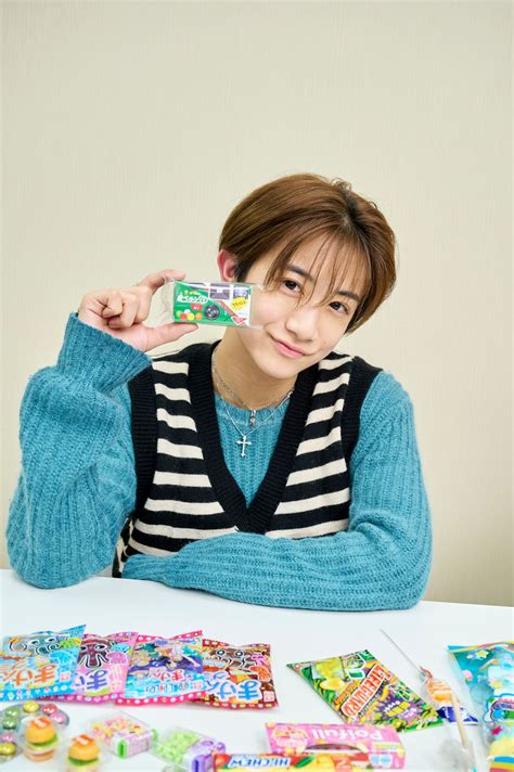 【お台場のハイカラ横丁で駄菓子を爆買い】メン㋲でバトル！2000円ピッタリ購入チャレンジ ニコプチ 女子小学生ナンバーワンウェブマガジン