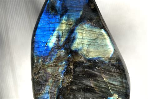 Labradorite Metaphysical Crystal — Emerald Lotus