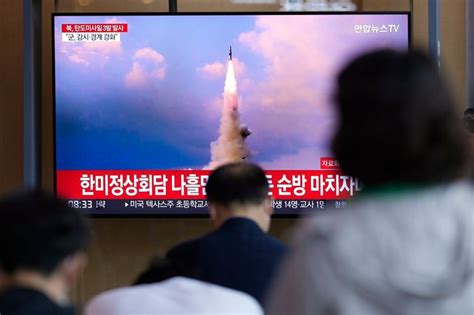 北韓向海裡發射多枚短程飛彈 Wsj