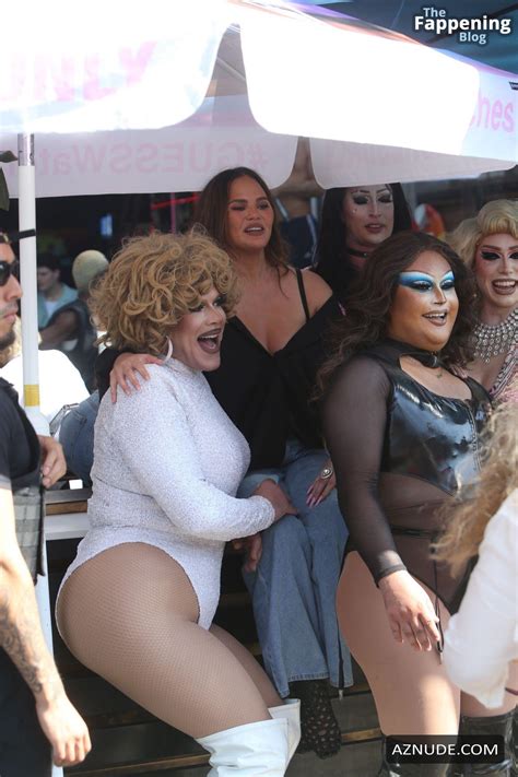 Chrissy Teigen S Sexy Beach Day In West Hollywood Aznude