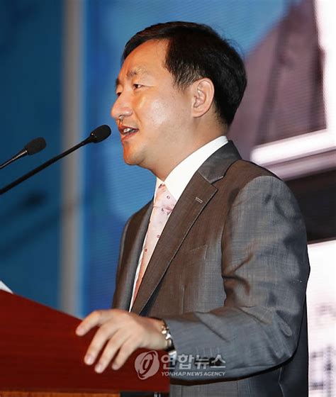 강연하는 장세진 교수