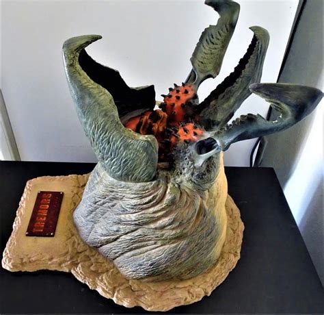 Sideshow Tremors Graboid Maquette Hobbies And Toys Toys And Games On