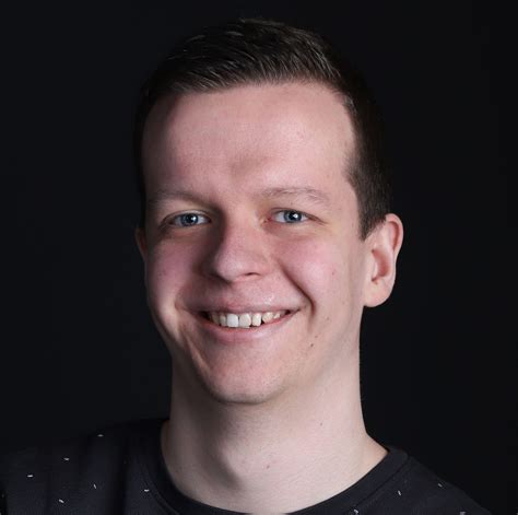 About Roy Honders Medium