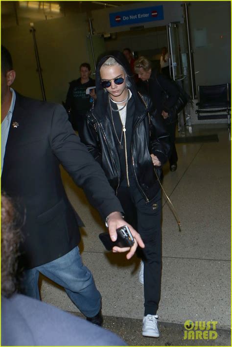 Cara Delevingne Asked About Having Sex On An Airplane Video Photo Cara Delevingne