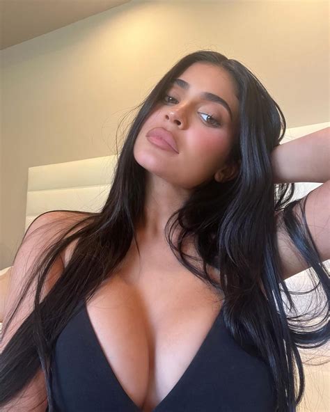 Kylie Jenner Spills Out Of Plunging Black Bra In Racy Pic But