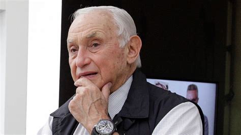 Victorias Secret Goes Private As L Brands Ceo Les Wexner Steps Down