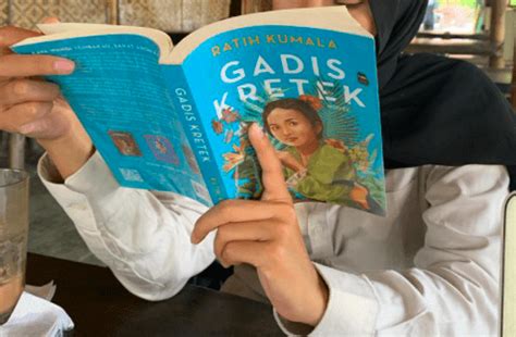 Menelusuri Riwayat Kretek Indonesia Dari Kisah Si Gadis Kretek Islami Dot Co