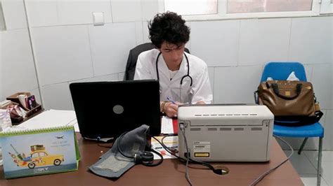 درد دل اگر آن ترک شیرازی به دست آرد دل ما را به خال هندویش بخشم سمرقند و بخارا را بده ساقی می