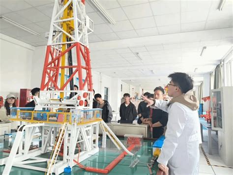 石油工程与地质国家级实验教学示范中心、石油与天然气工程国家级虚拟仿真实验教学中心