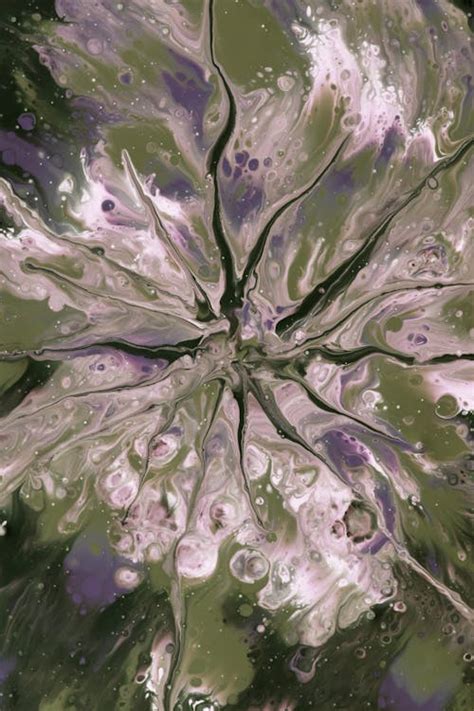 감성 예술 구아라투바 아트 대조 독특한 예술 작품 독특한 패턴 동적 비주얼 미술 미적 디자인 보라색과 녹색 복잡한 세부 사항 브라질 추상 상상의 예술