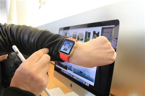 苹果新春版apple Watch正式开售 艺术家画猴年表盘手机凤凰网