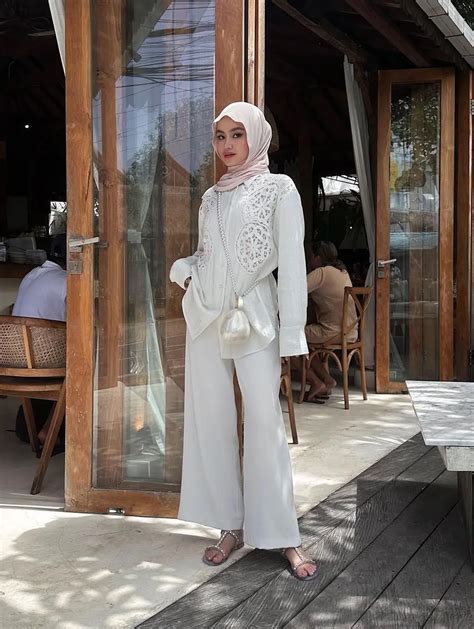 8 Ootd Ke Pantai Tanpa Bikini Dari Ashanty Hingga Natasha Wilona
