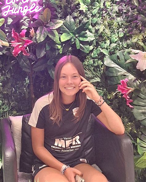 TÉmoignage Un Handicap Au Quotidien 44 Médicaments Le Courage De Léane 16 Ans Atteinte