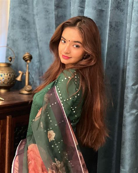 Anushka Sen Wears Stunning Green Traditional Outfit Take A Look