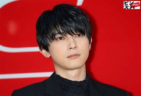 「ワッ！て声出た」吉沢亮、トラブルから1か月半メンズ誌インスタ登場で物憂げな横顔披露「顔面国宝すぎる」｜ニュース｜ピンズバnews