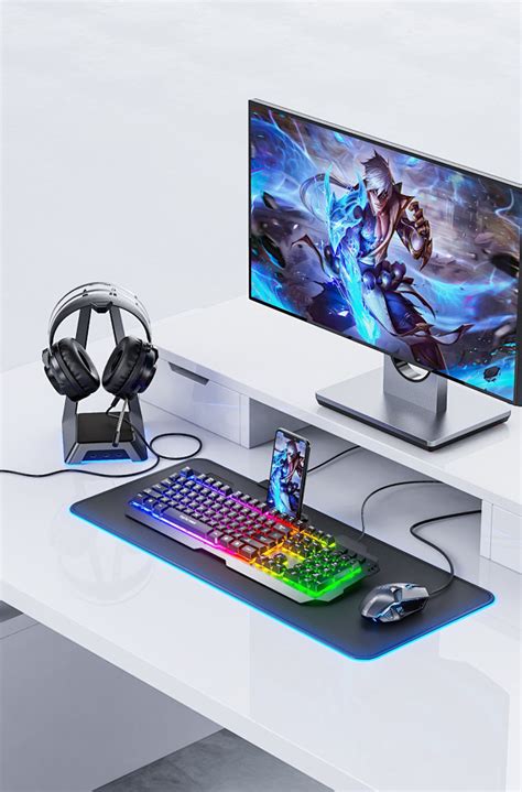 薄膜发光键鼠套装三维c4d设计