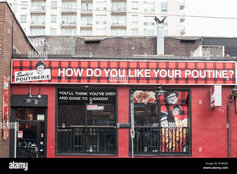 Smokes Poutine