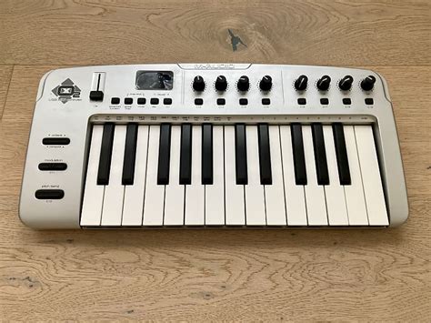 M Audio O2 Oxygen 2 25 Key Midi Controller Keyboard Reverb