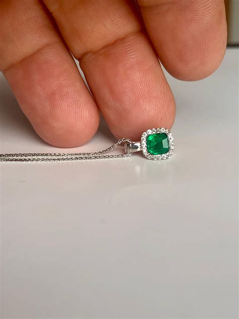Natural Aaa Colombian Emerald Diamond Pendant Necklace 18k Gold For