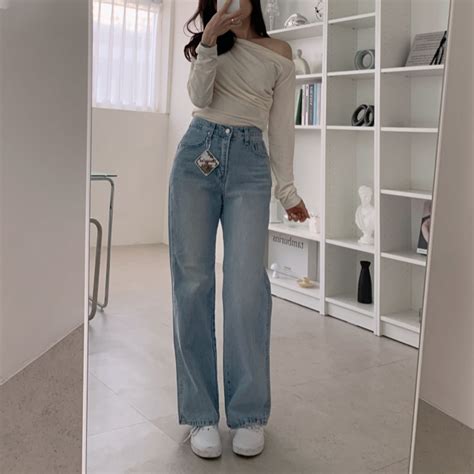 데일리룩 오피스룩 데이트룩 탄탄 깔끔핏 세미 와이드 부츠컷 데님