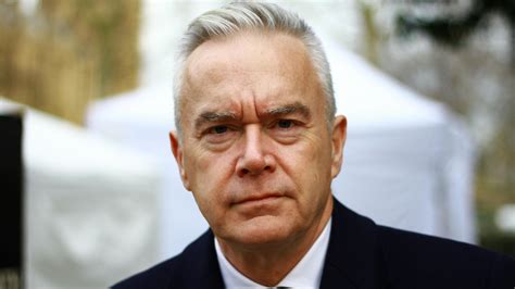 Huw Edwards Named As Bbc Presenter At Centre Of Scandal