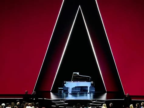 Inside Adeles Las Vegas Residency Concert Weekends With Adele