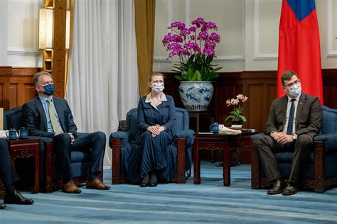 0112 總統接見立陶宛國會國安及國防事務議員訪問團 Official Photo By Makoto Lin Flickr