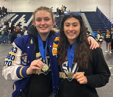 San Dimas Wrestlers Juliana Marquez And Kaley Rice Named 210 Prep
