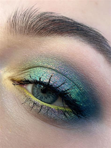 Oden's eye Christmas Eve palette: swatches + a few eye looks. : r ...