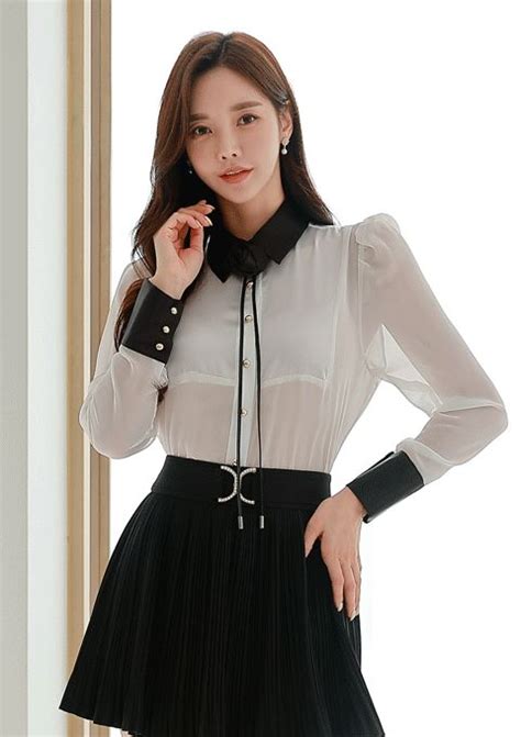 T Nani 롯드 글로시 블라우스 코사지세트 여성 패션 패션 원피스