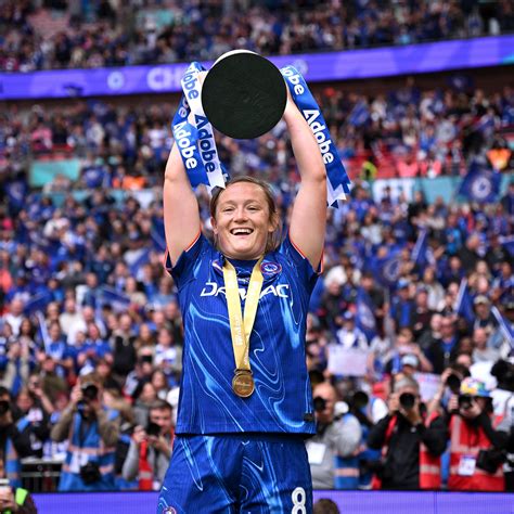 Mizzima News In Burmese ဟင်္သာတမြို့နယ်တွင် စစ်ကောင်စီသတင်းပေးဆိုသူ သေနတ်ဖြင့် ၆ ချက်ပစ်သတ