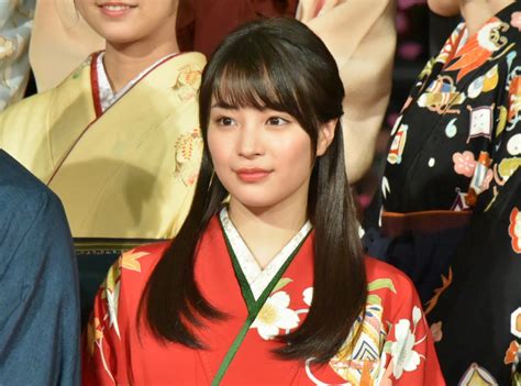 （写真）広瀬すず、『ちはやふる』完結編に手応え十分！ 壇上での恋愛即興劇に照れ笑い 映画 ニュース ｜クランクイン！