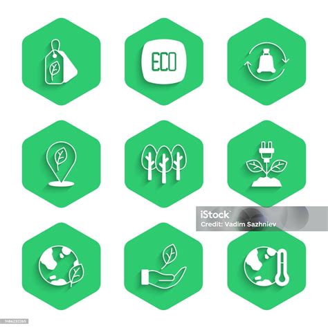 나무 나뭇잎을 손에 들고 지구 온난화로 지구가 녹고 전기 절약 플러그 잎 지구본 위치 쓰레기 봉투 재활용 및 태그 아이콘을